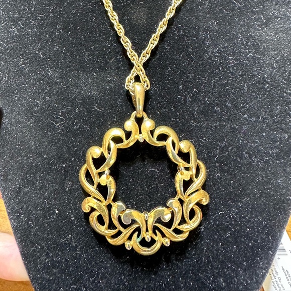 Trifari | Jewelry | Vintage Trifari Pendant Necklace | Poshmark
